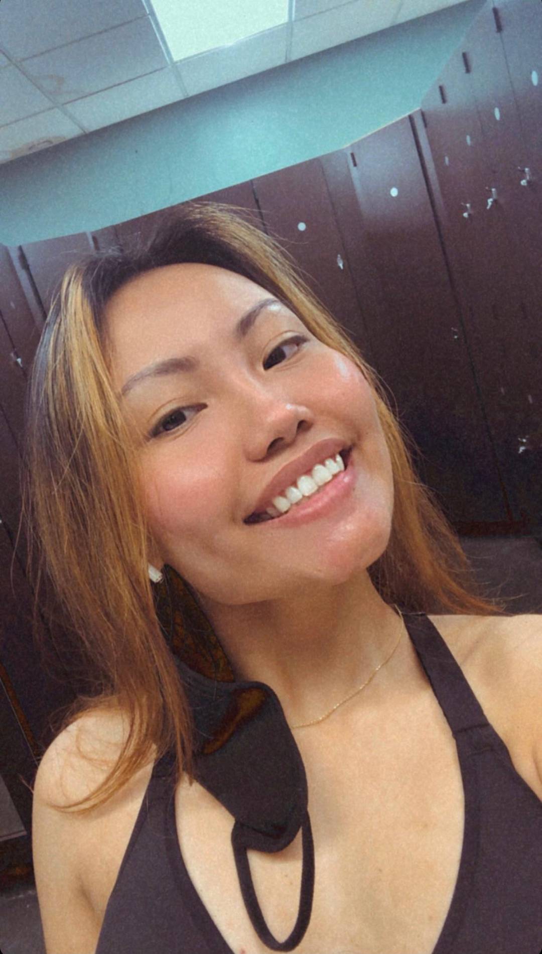 Just got done working out. Face glistening in sweat. Wishing it was your cum💦! Who wants to ...