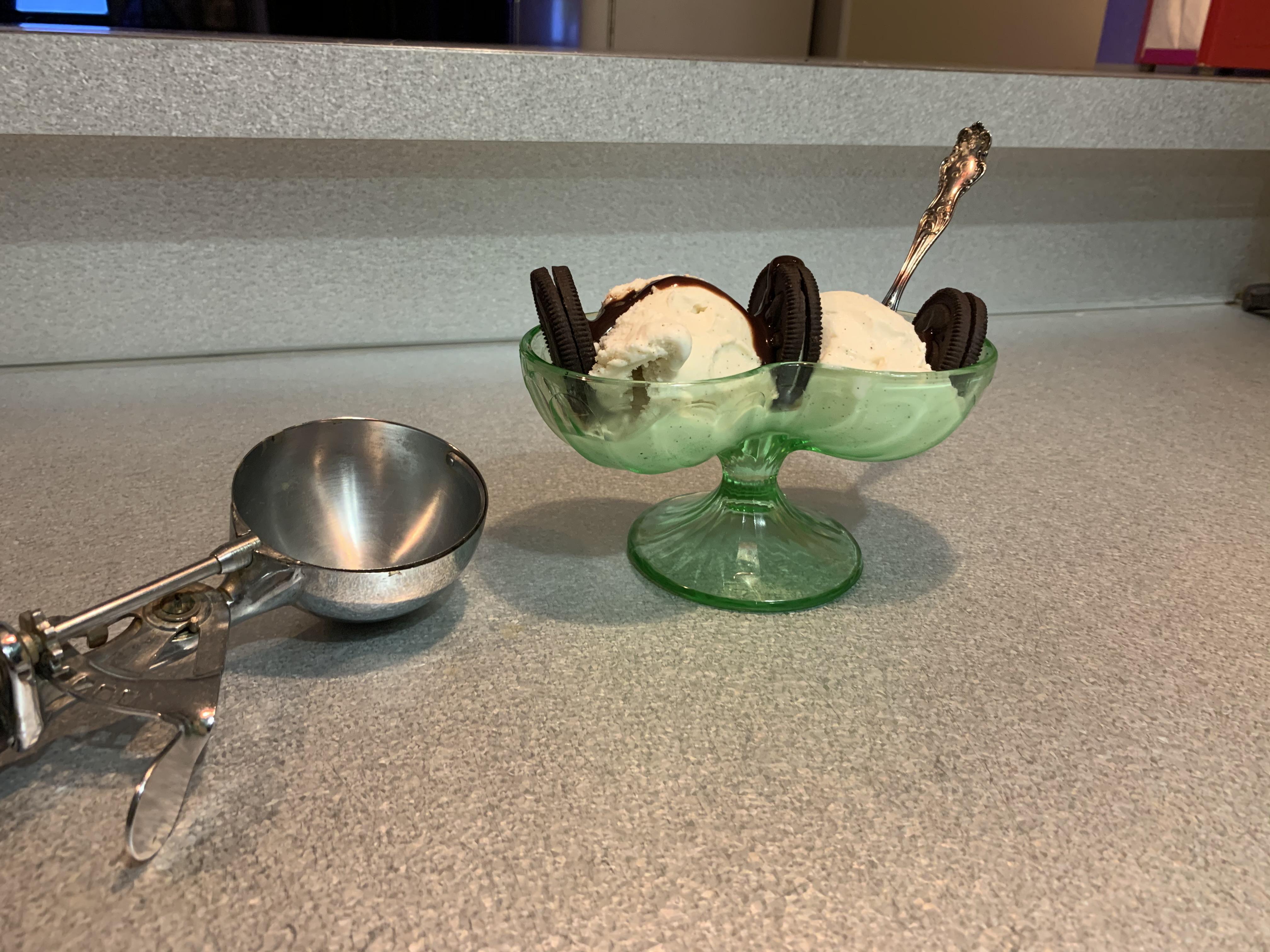 Just had a sunday in my “new” depression double scoop sunday cup. Never seen another, and couldn ...