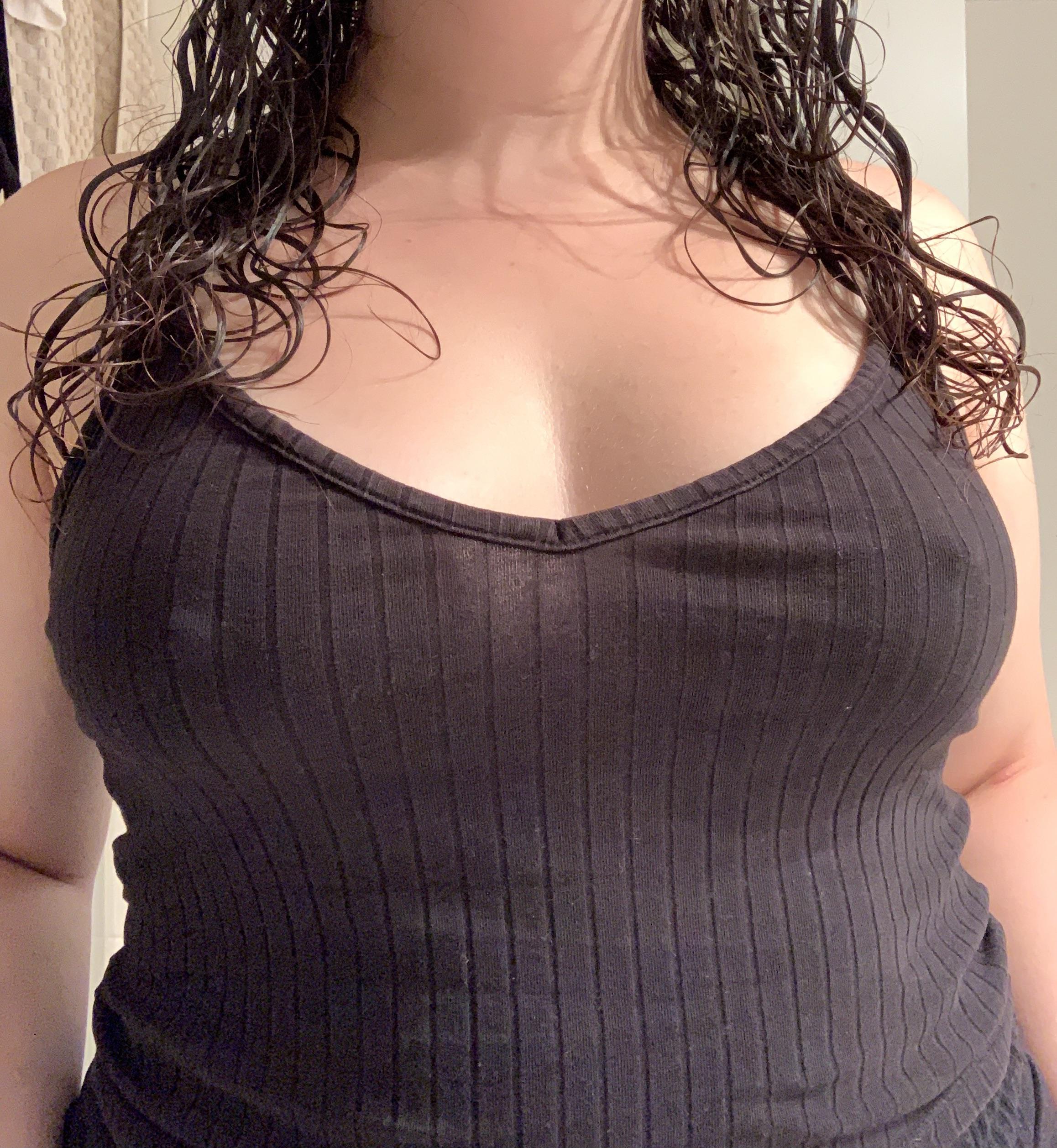 Just out of the shower and about to head to class | Scrolller