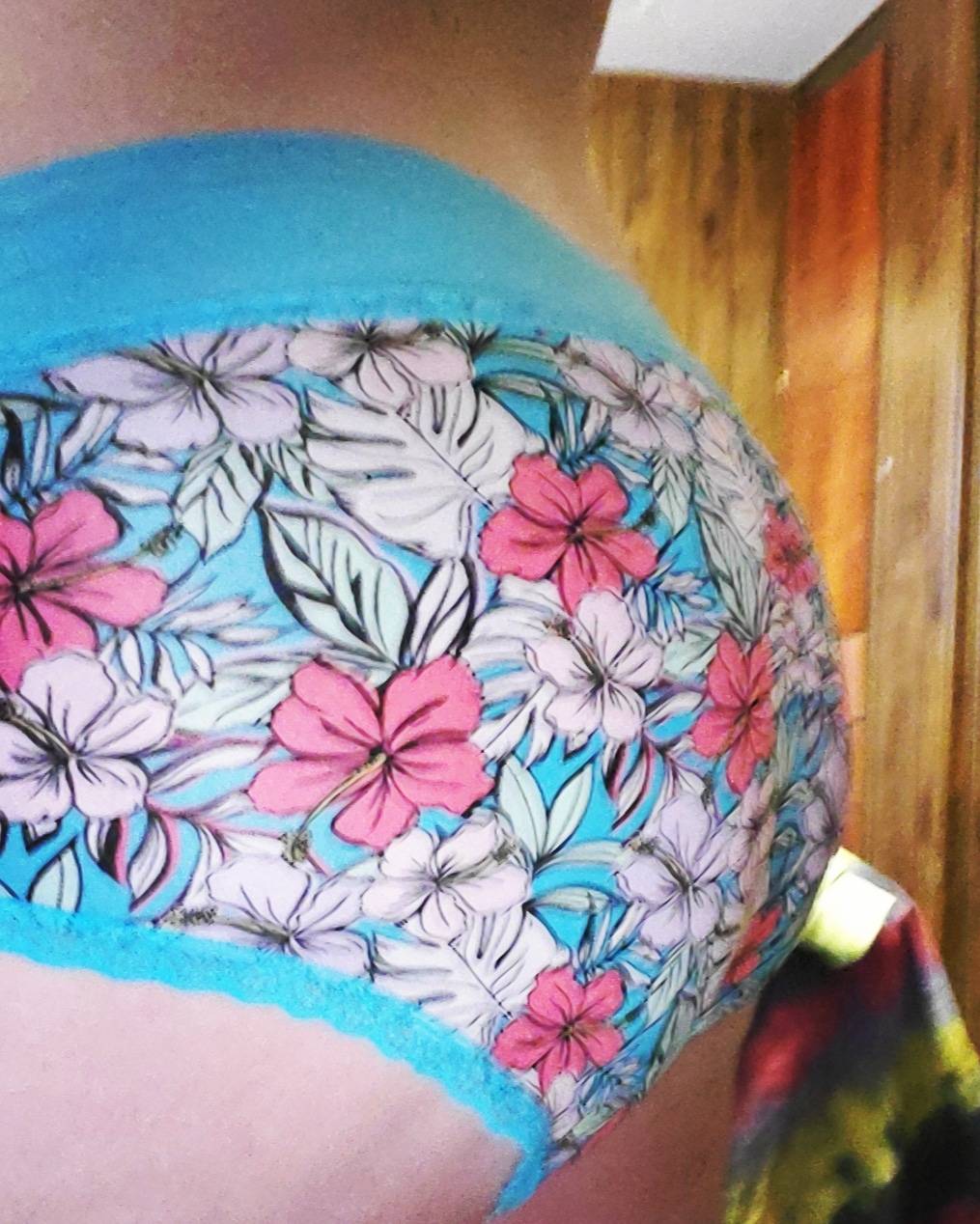 Just peachy 🍑 | Scrolller