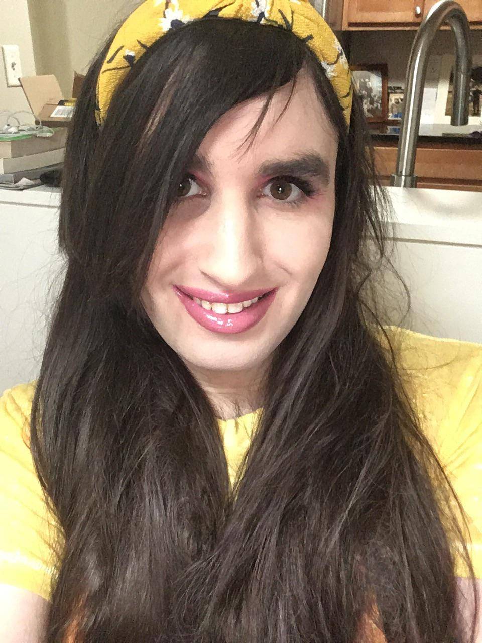 Just saying hi | Scrolller