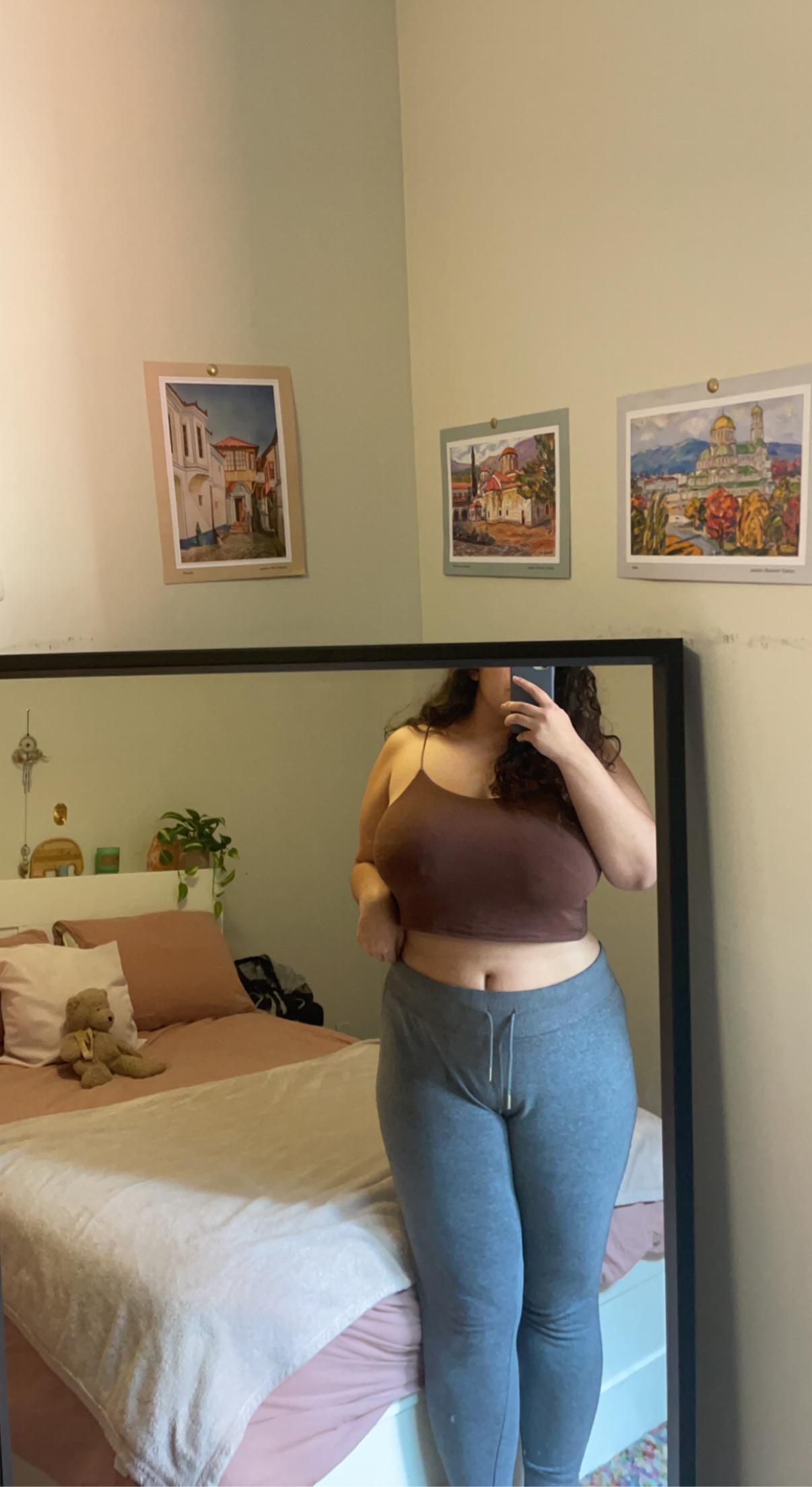 Just showin off my curves | Scrolller