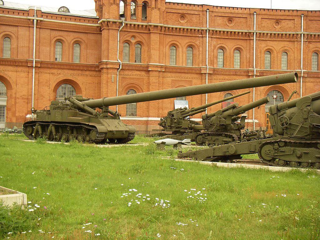 Just stumbled upon a picture of this weird SPG. Developed in the Soviet Union. With a calibre of ...