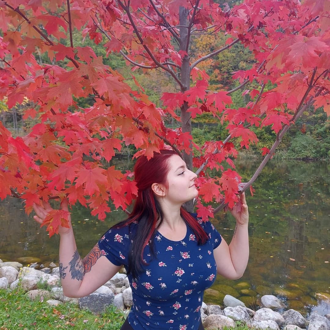 Just wanted to be match the trees 🍁 (25F) | Scrolller