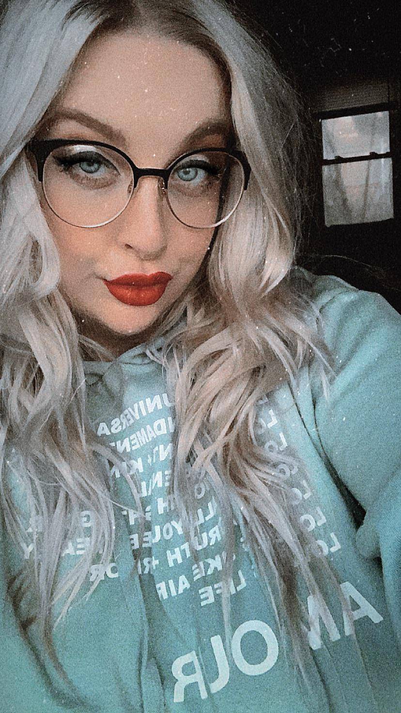 Just your favorite ice queen ️ | Scrolller