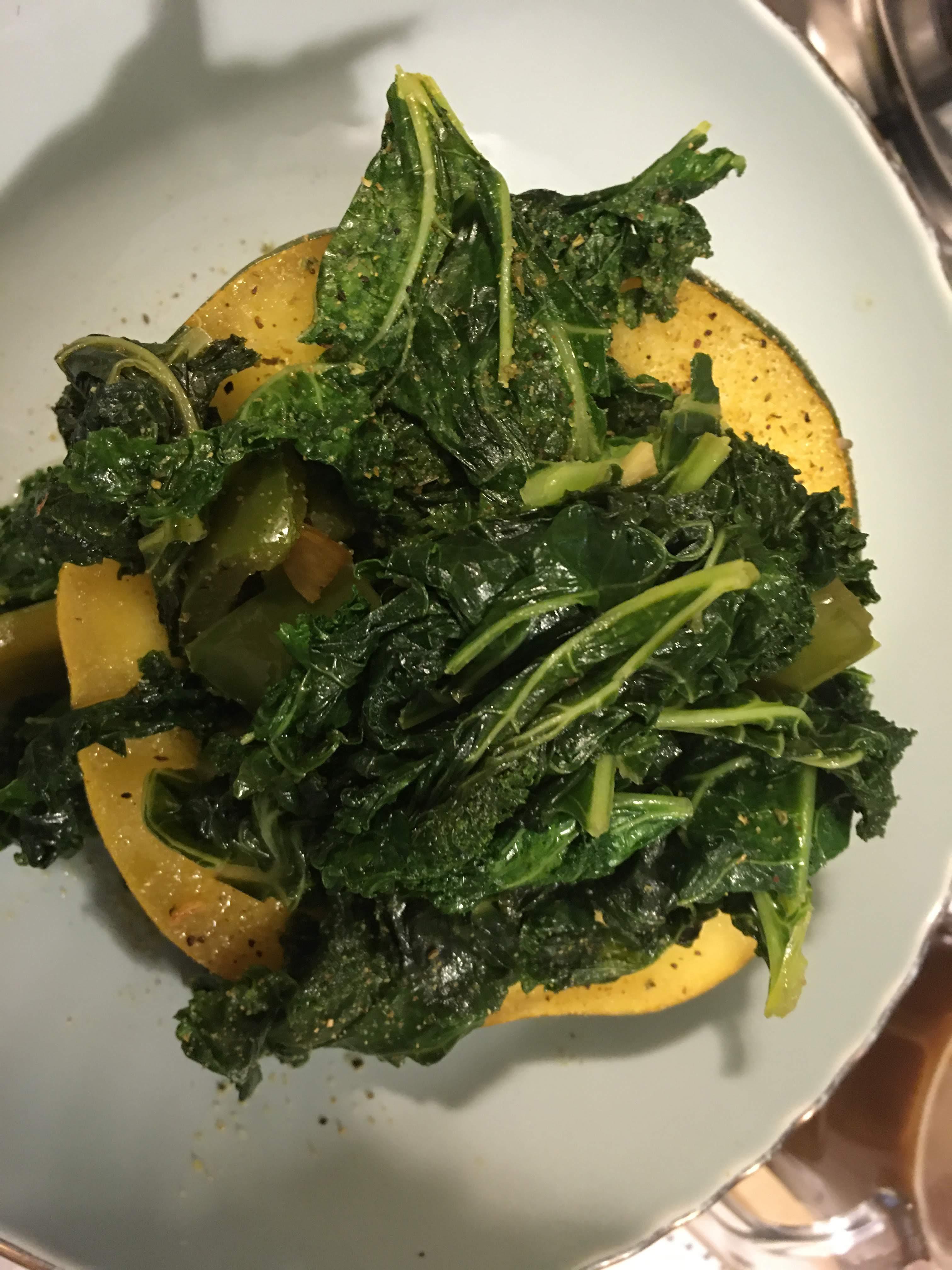 Kale and green pepper stuffed acorn squash | Scrolller