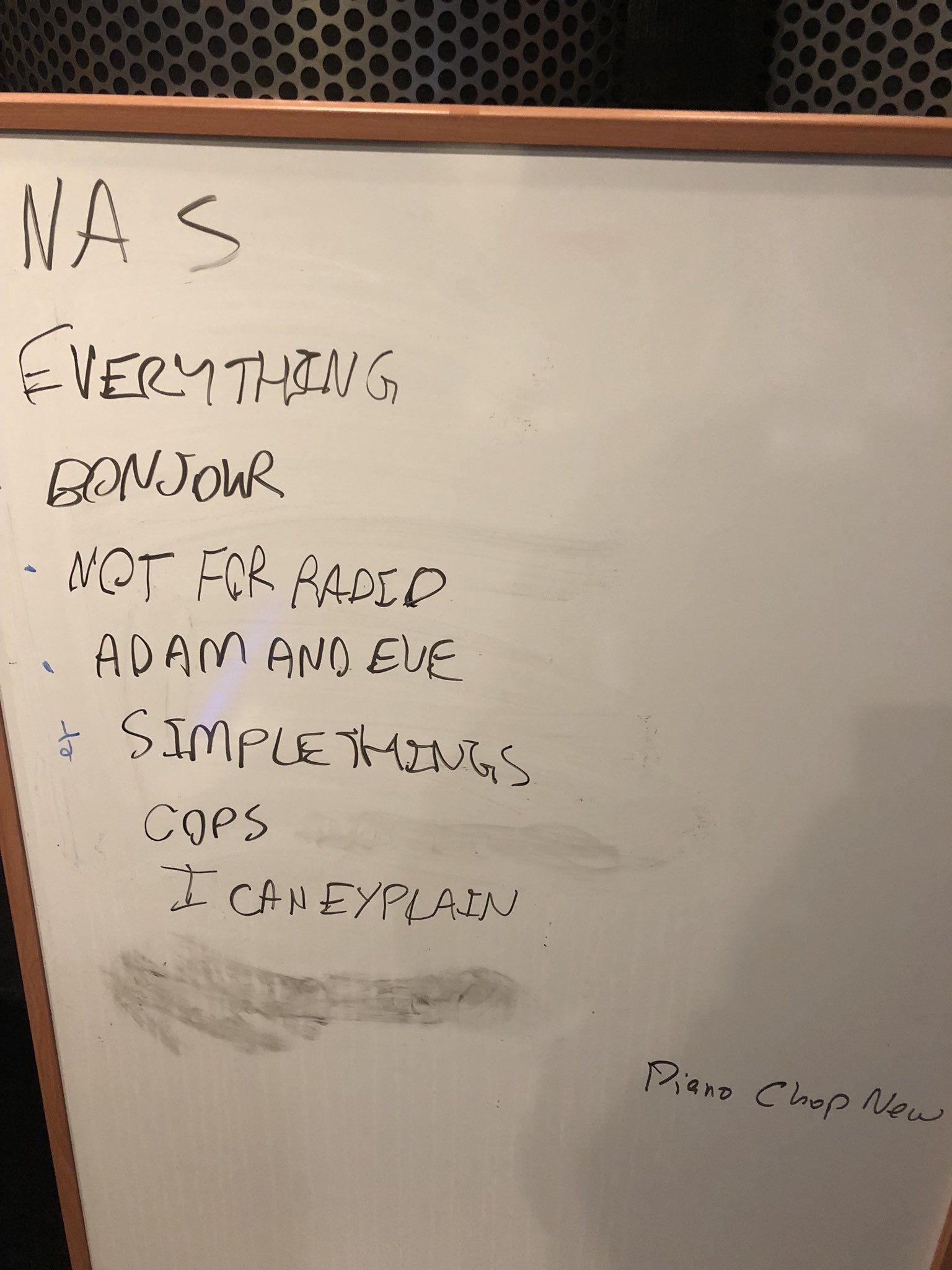 Kanye announces Nas tracklist | Scrolller