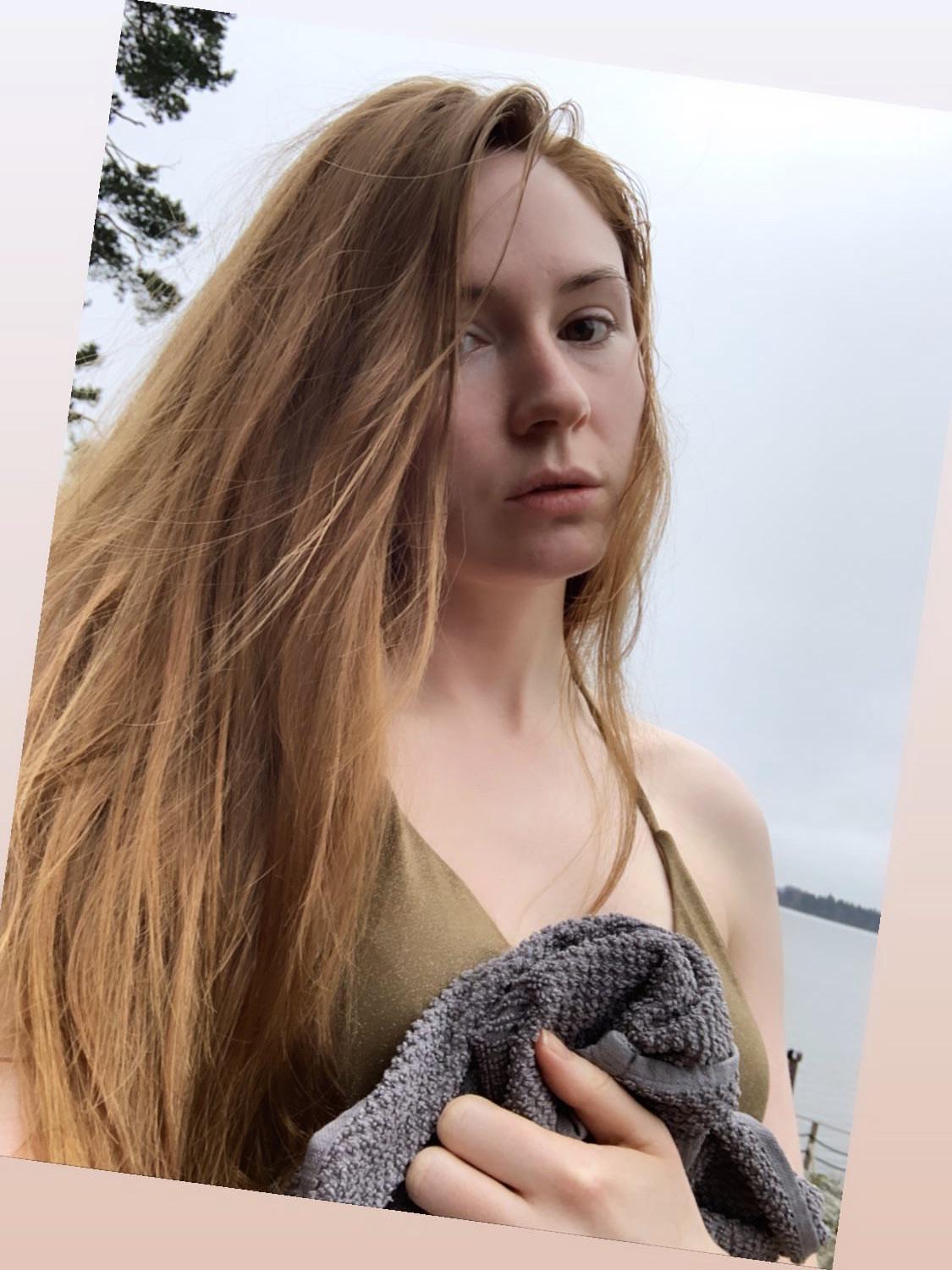 Karen Gillan | Scrolller