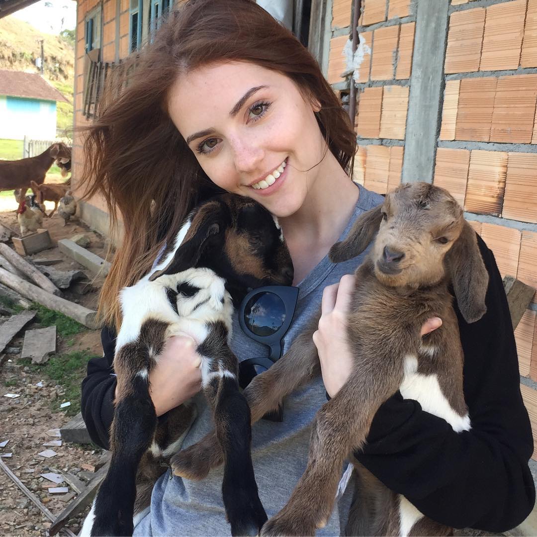 Karol Queiroz | Scrolller