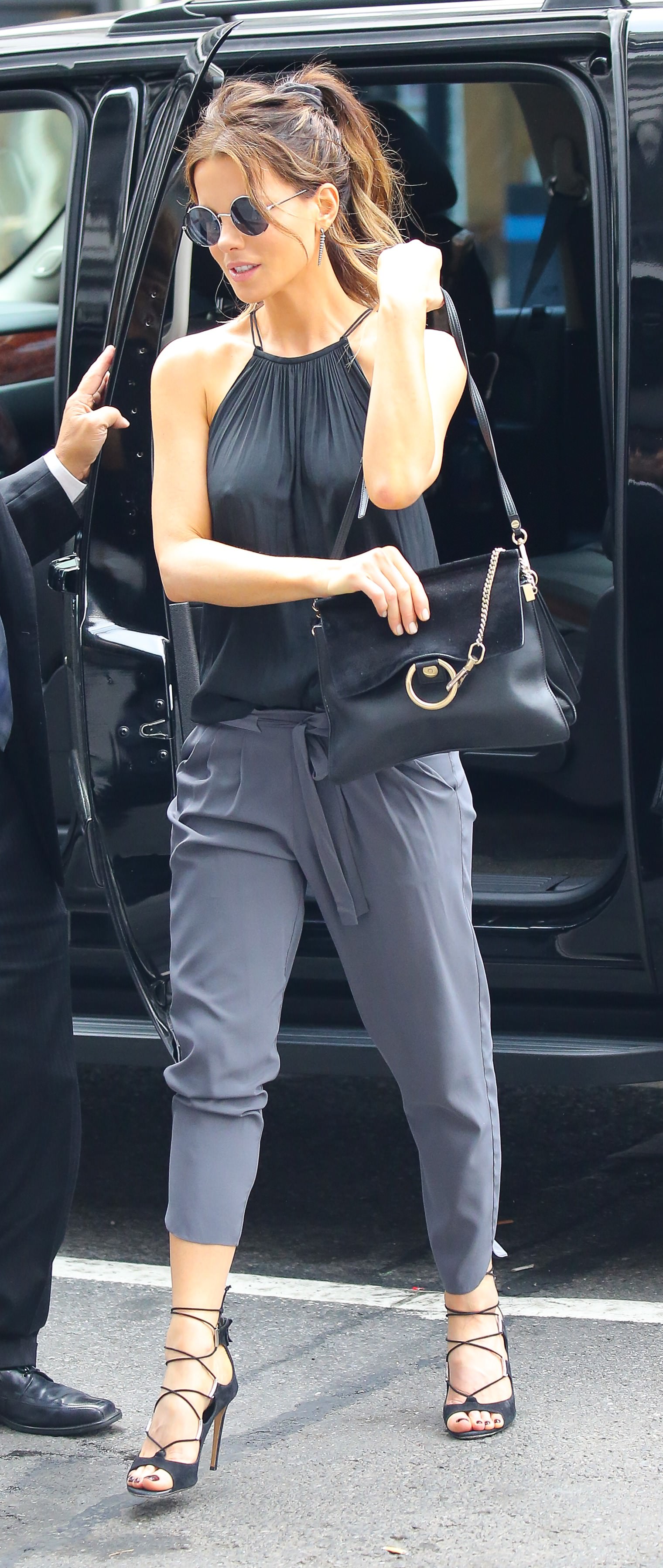 Kate Beckinsale Scrolller