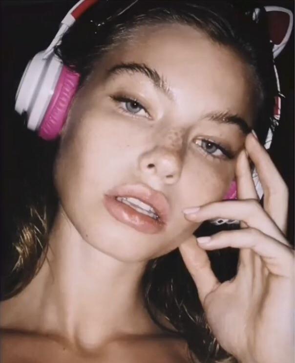 Headset On, Hotness Always On | Scrolller