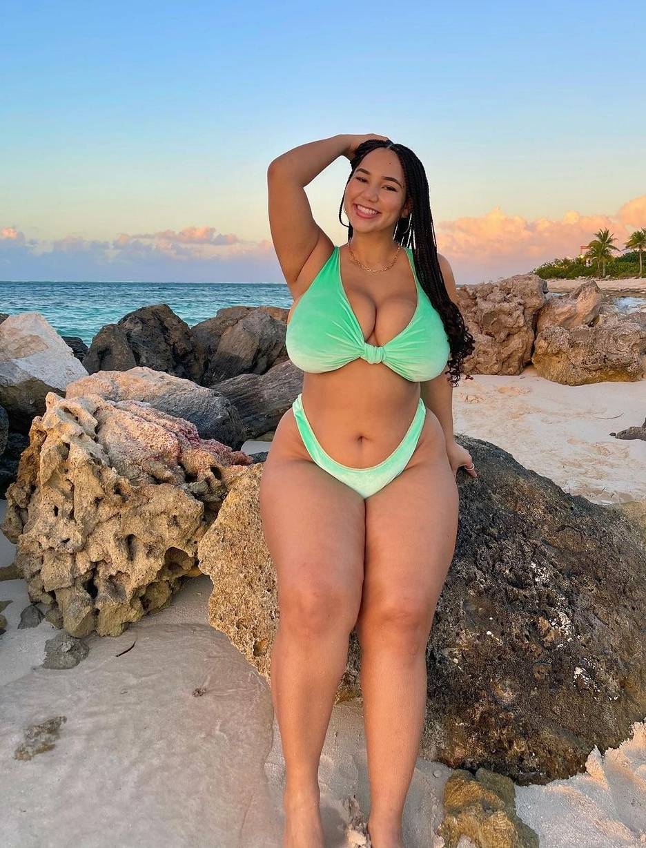 Katelyn Sade | Scrolller