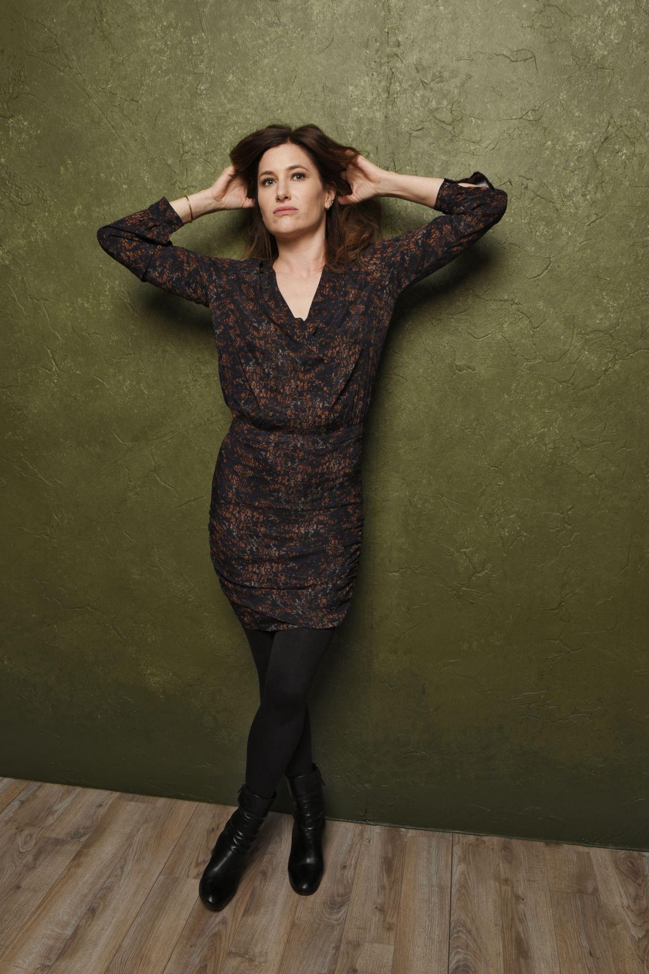 Kathryn Hahn Scrolller 2140