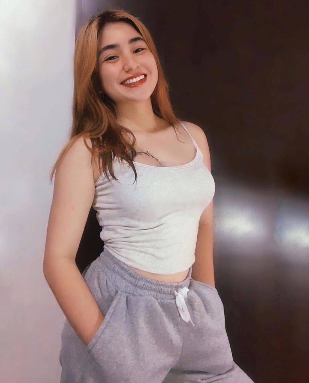 Kathy Alvin | Scrolller