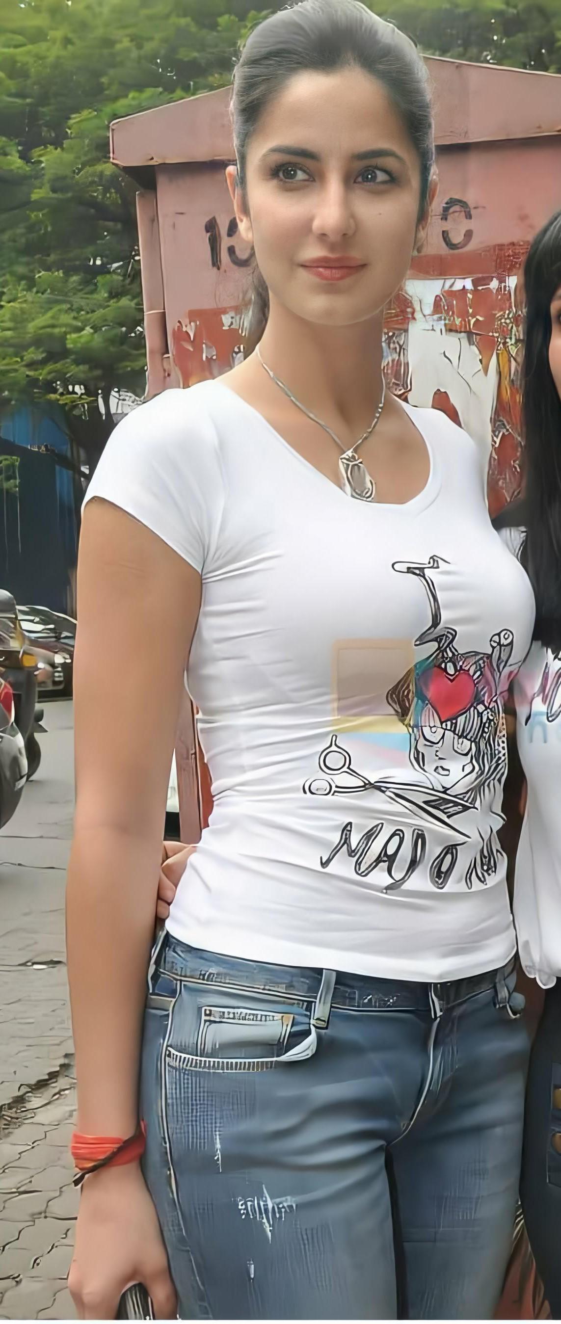 Katrina Kaif Scrolller