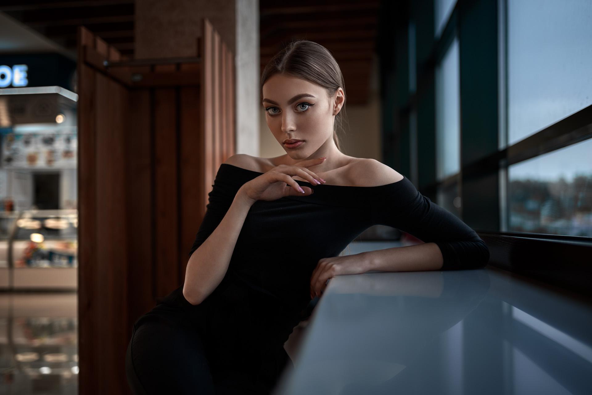 Katya [Pentax K1 II, Sigma Art 35] | Scrolller