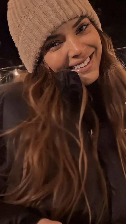 Kendall Jenner [irtr] | Scrolller