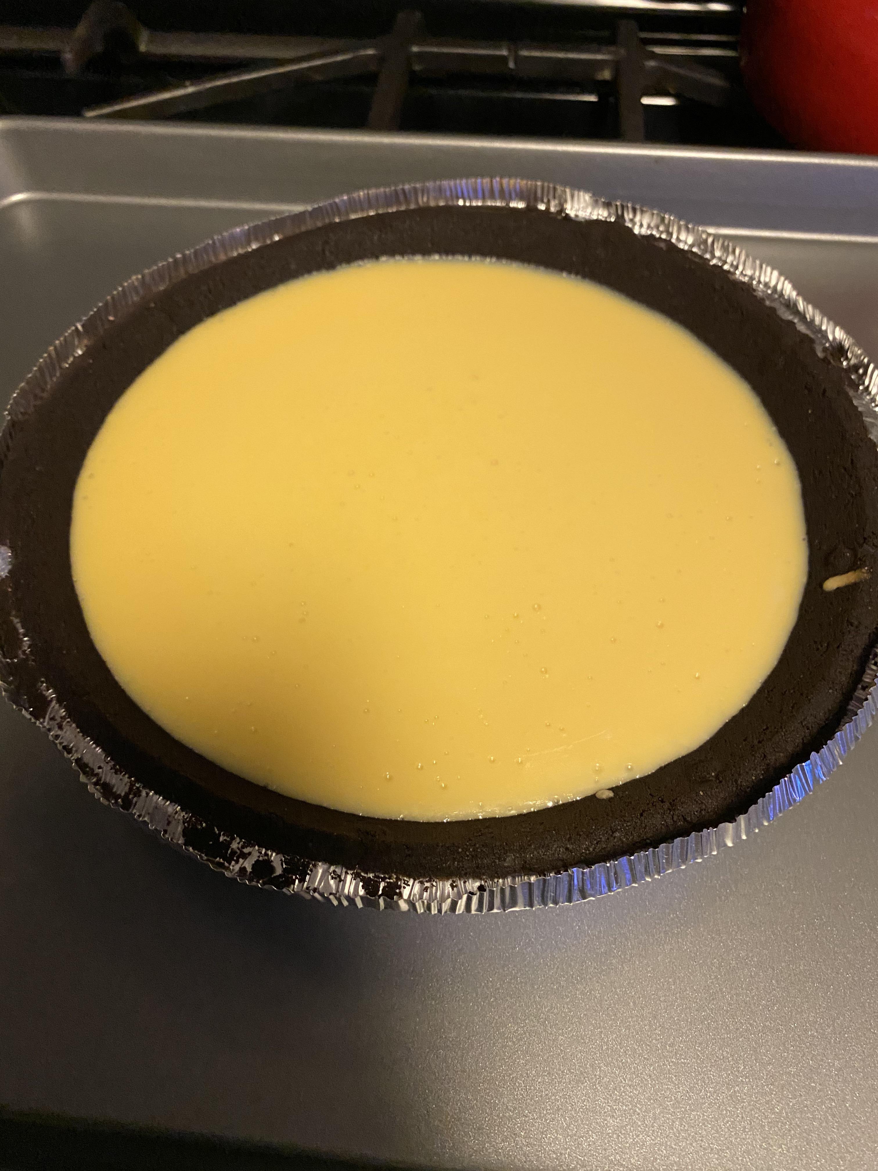 Key lime pie with an Oreo cookie crust | Scrolller