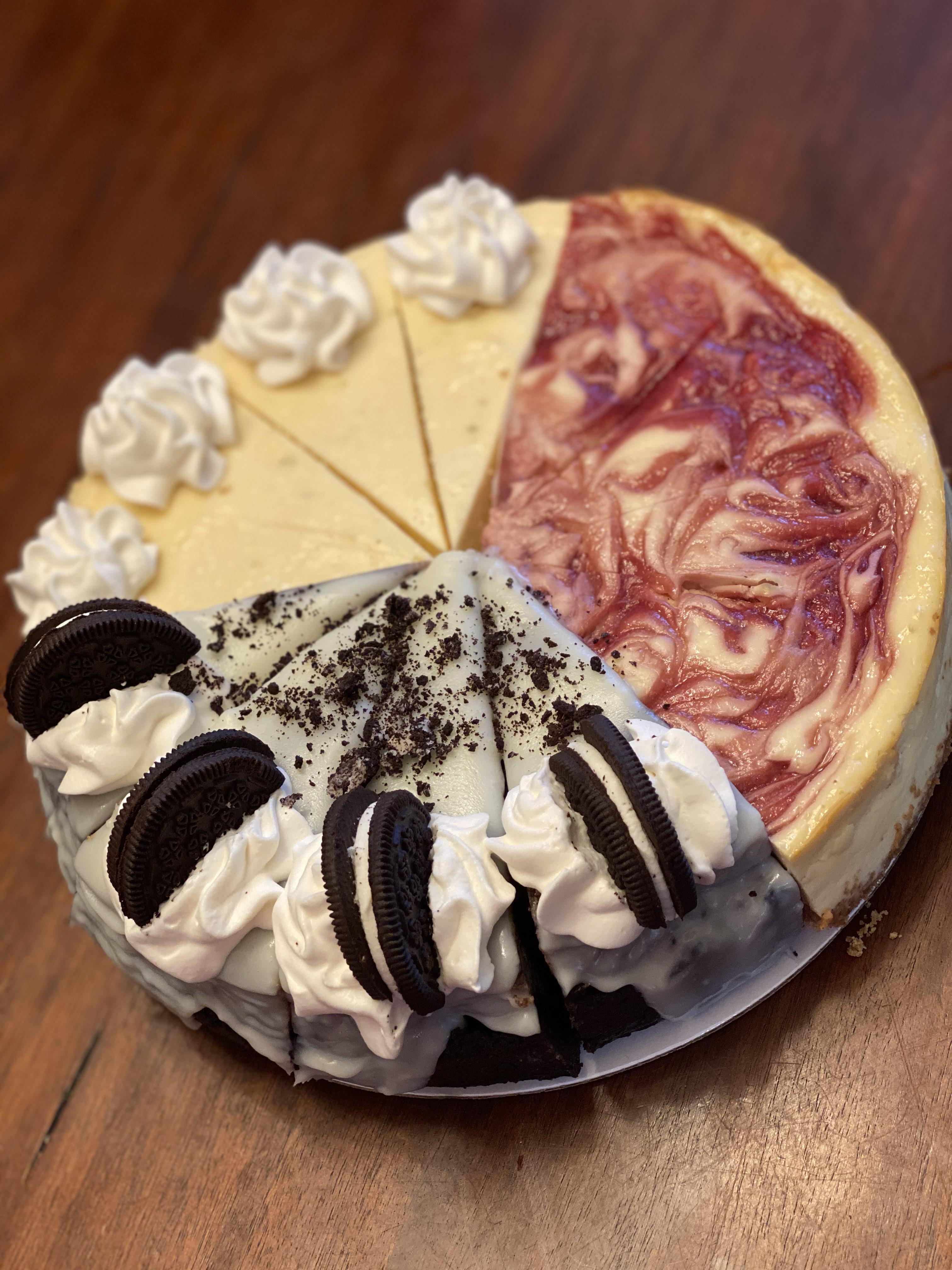 Key lime, strawberry swirl and Oreo sampler | Scrolller