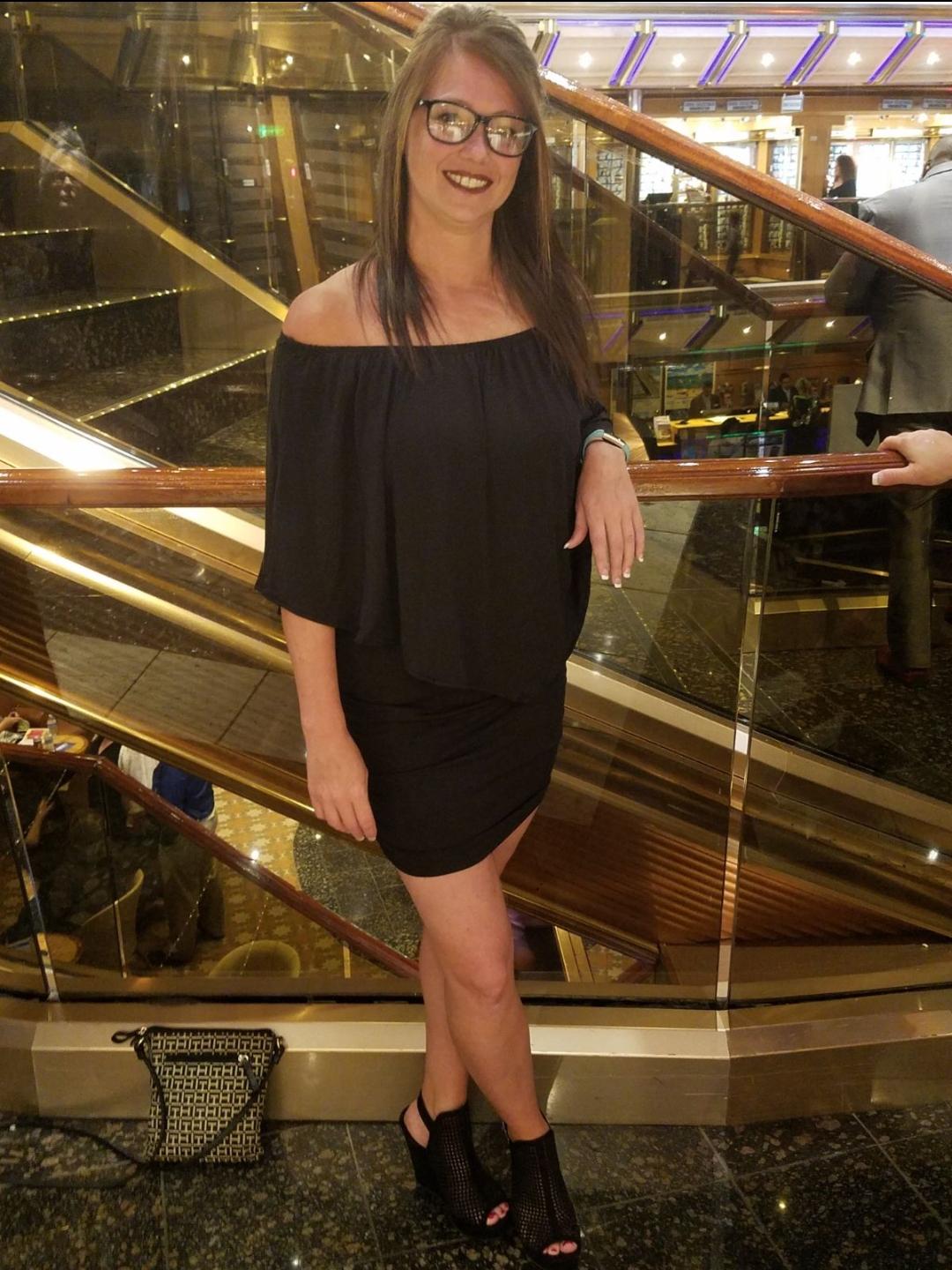 Kik 4diamond0eyes5 send 2 receive lets trade wife pics | Scrolller