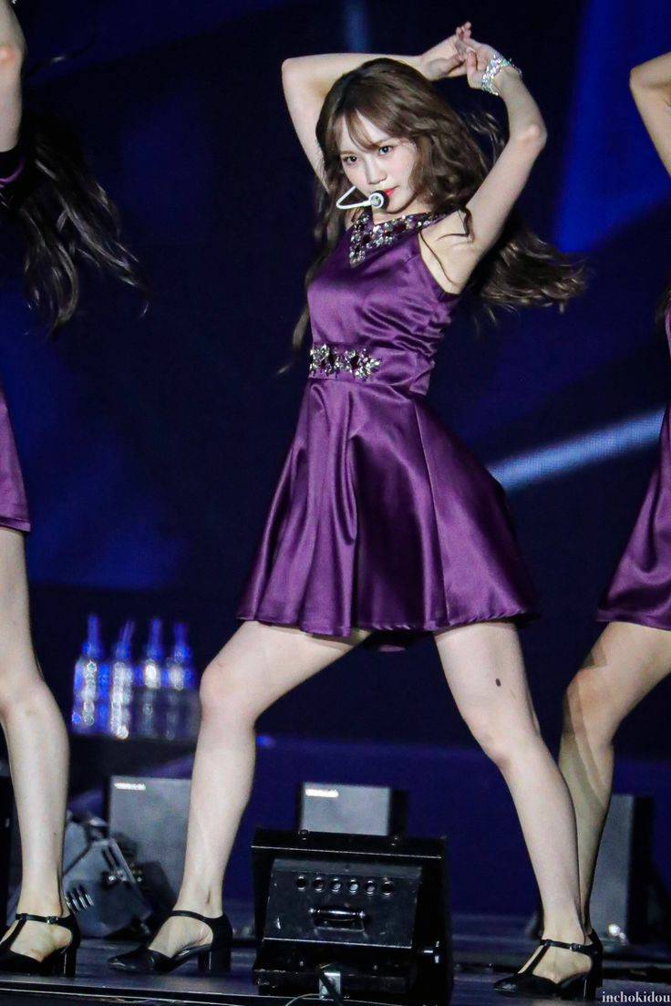 KIM CHAEWON (IZ*ONE) | Scrolller