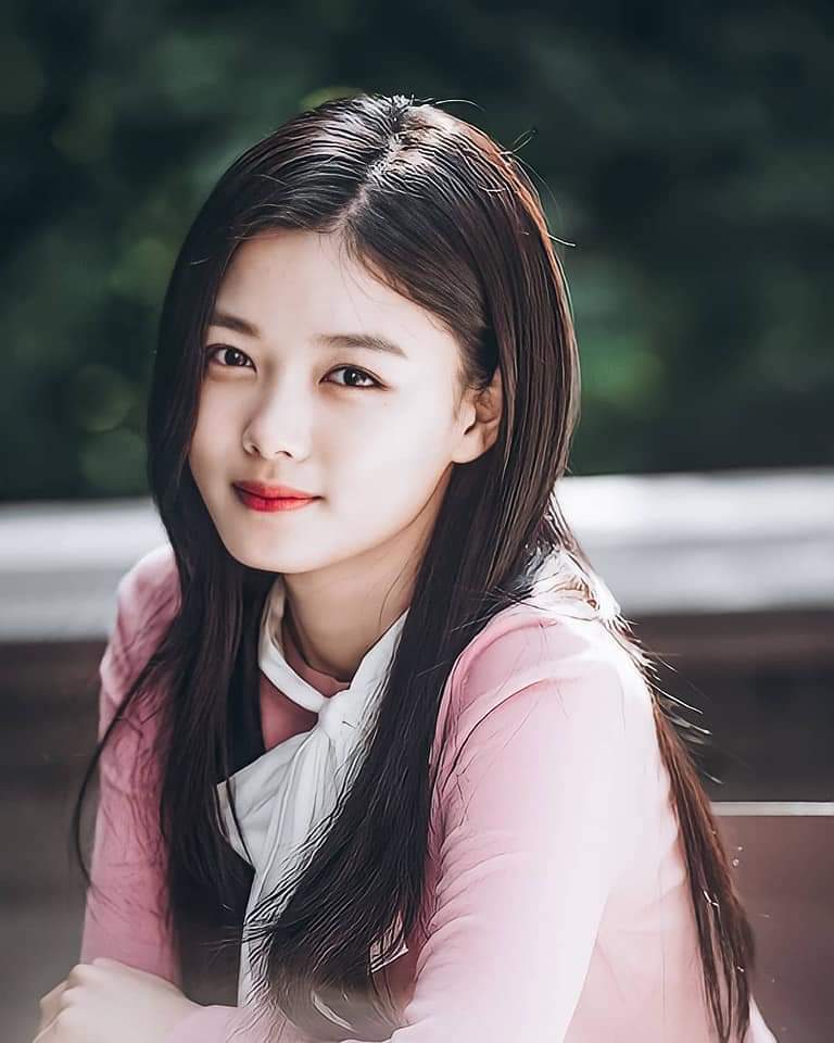 Kim Yoo Jung | Scrolller