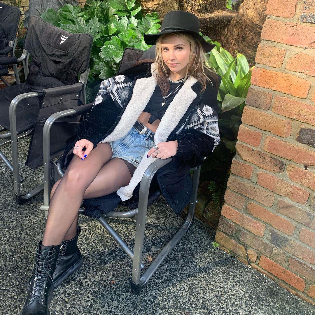 Kimberly Crossman [Lauren, Samurai] | Scrolller