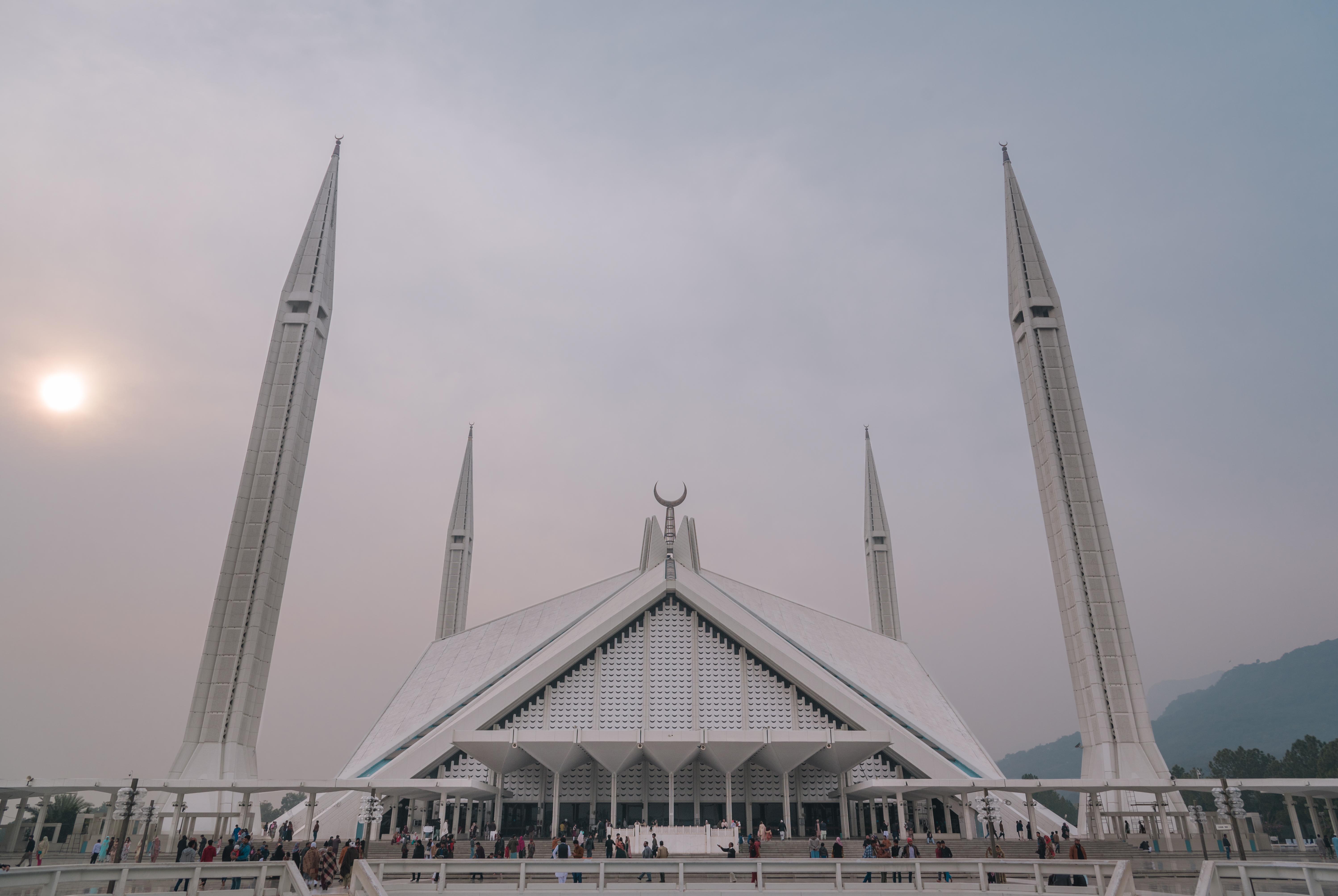 King Faisal Mosque | Scrolller