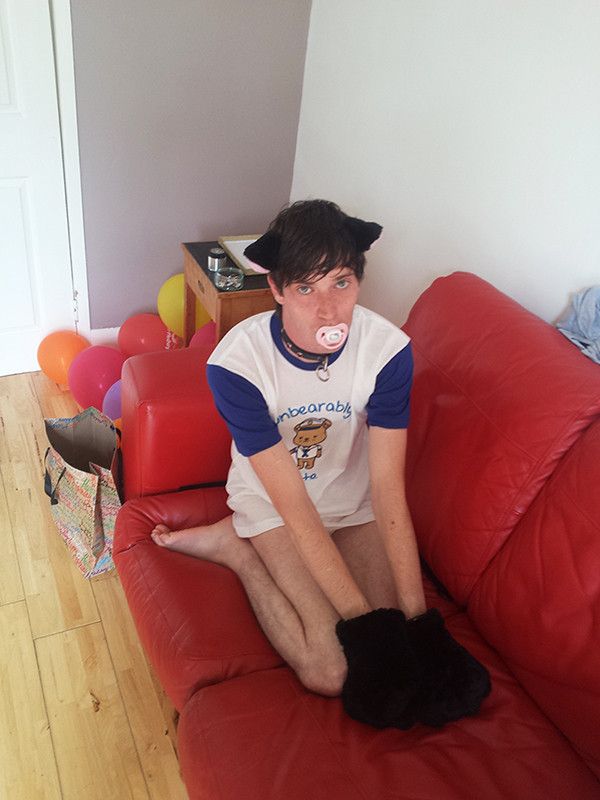 Kitten attack! A friend of mine being beyond adorable~ | Scrolller