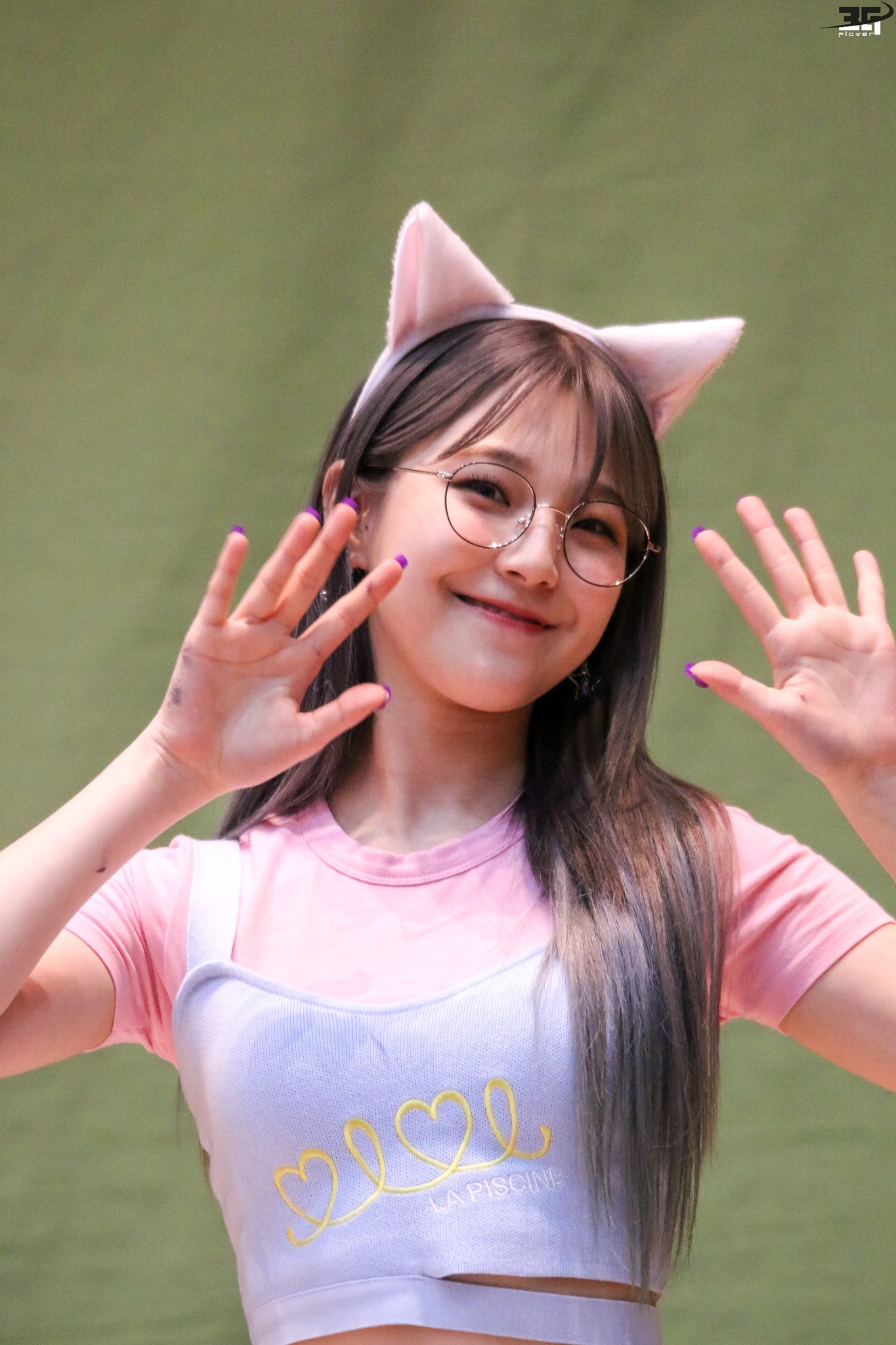 Kitten Jiheon waves | Scrolller