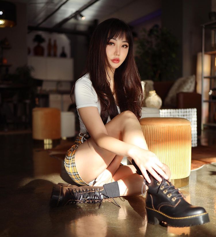 Kitty Li (IG:@kittylixo) | Scrolller