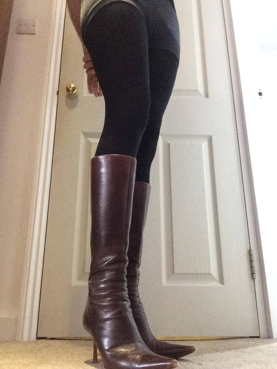 Knee boots | Scrolller