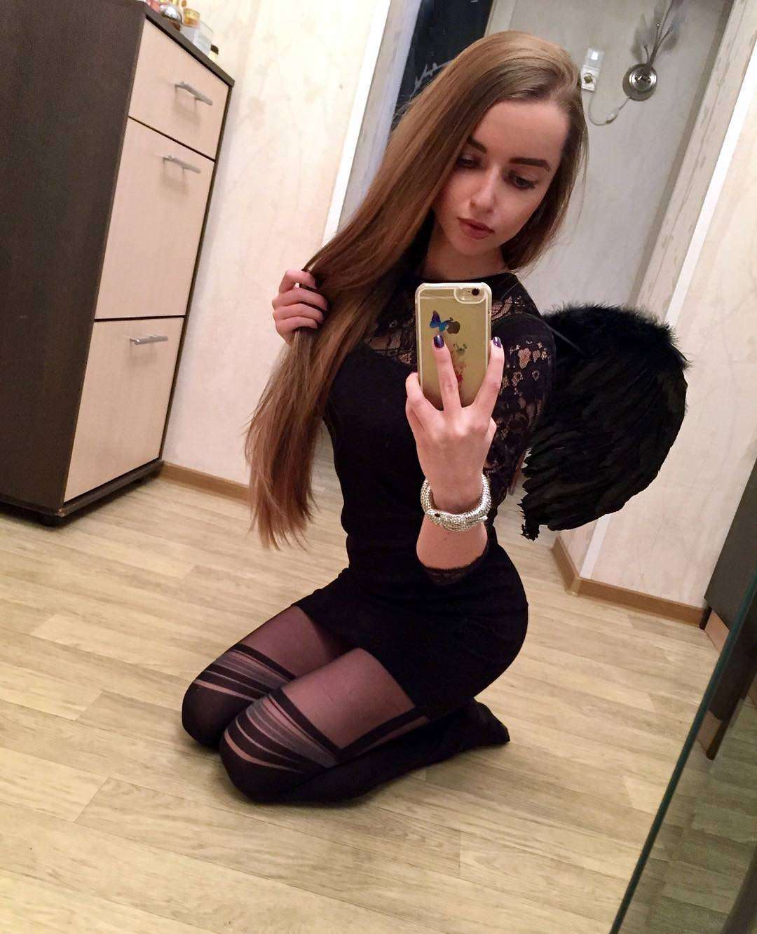 Kneeling | Scrolller