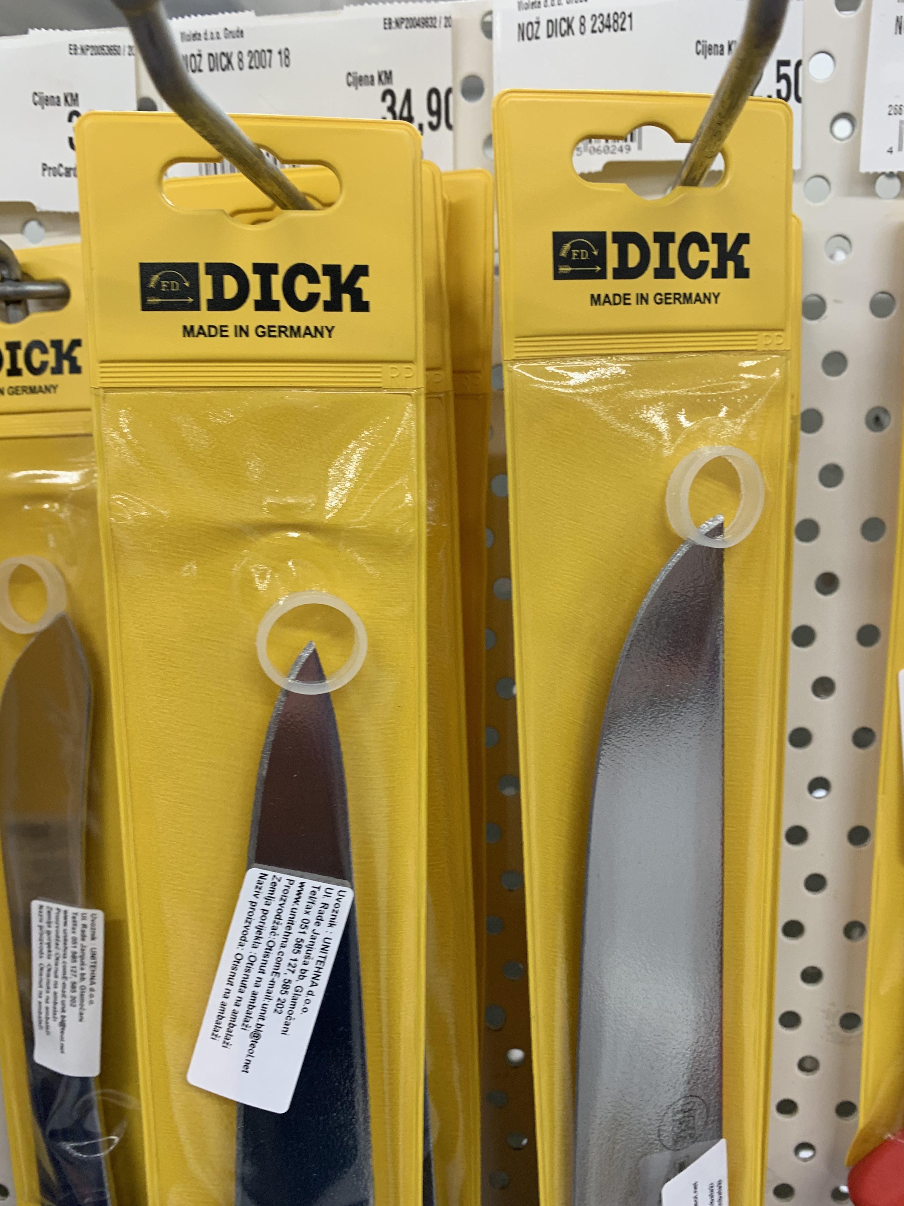 Knives out | Scrolller