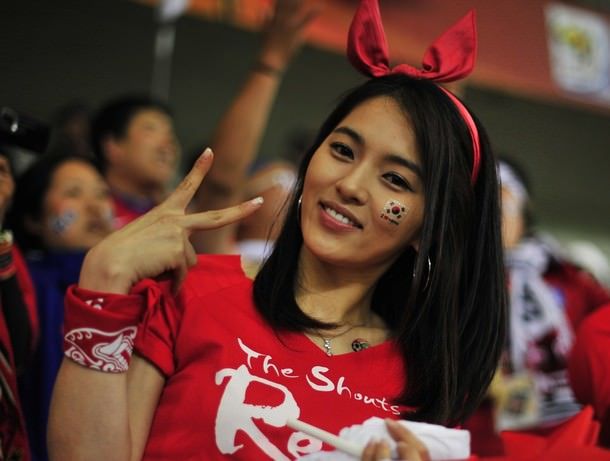 Korean fan | Scrolller