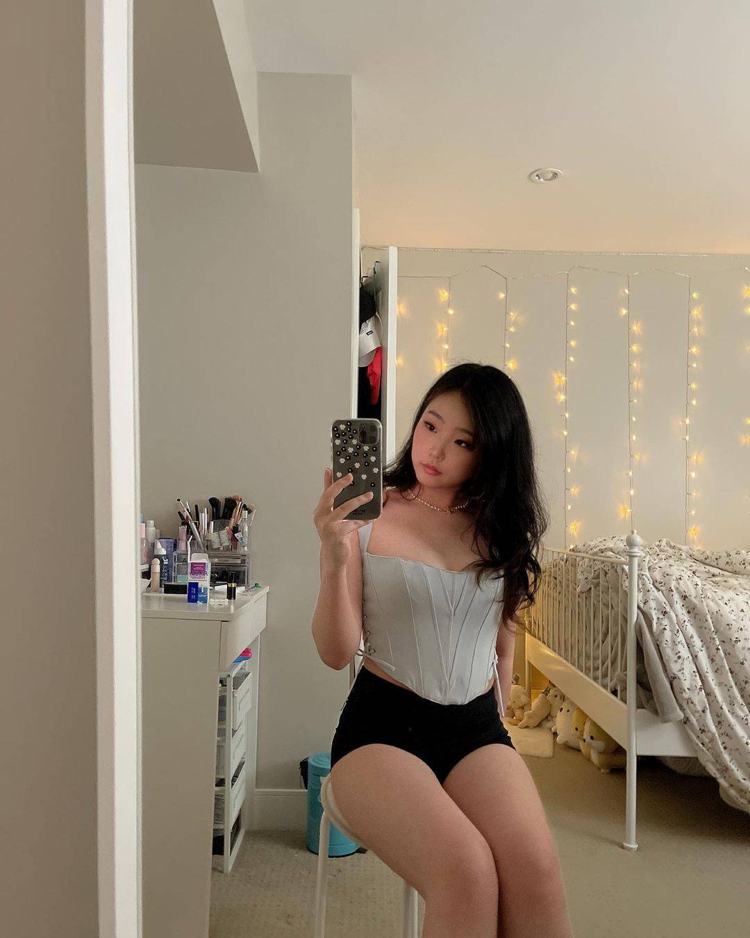 Korean Hottie | Scrolller