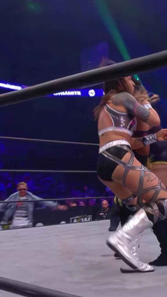 Kris Statlander | Scrolller