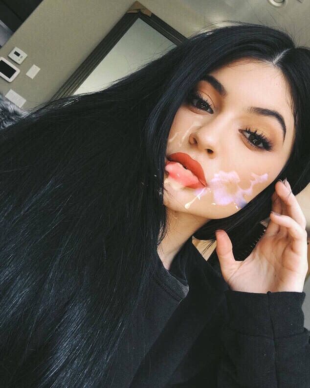 Kylie Jenner Cum Selfie Oc Scrolller
