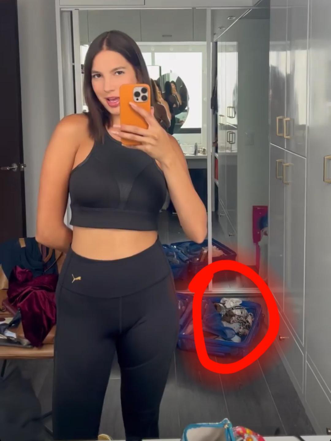 La Maleta Llena De Tanguitas Para Meter La Cara Y Oler Todo 🤤🤤 Scrolller