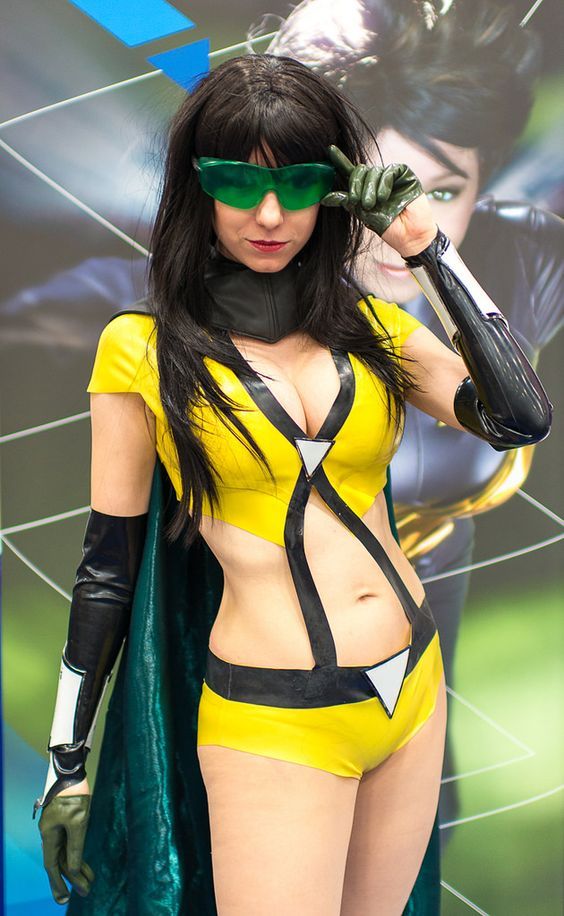 Lady Phantom | Scrolller