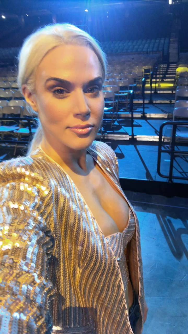 Lana showing off her big tits | Scrolller