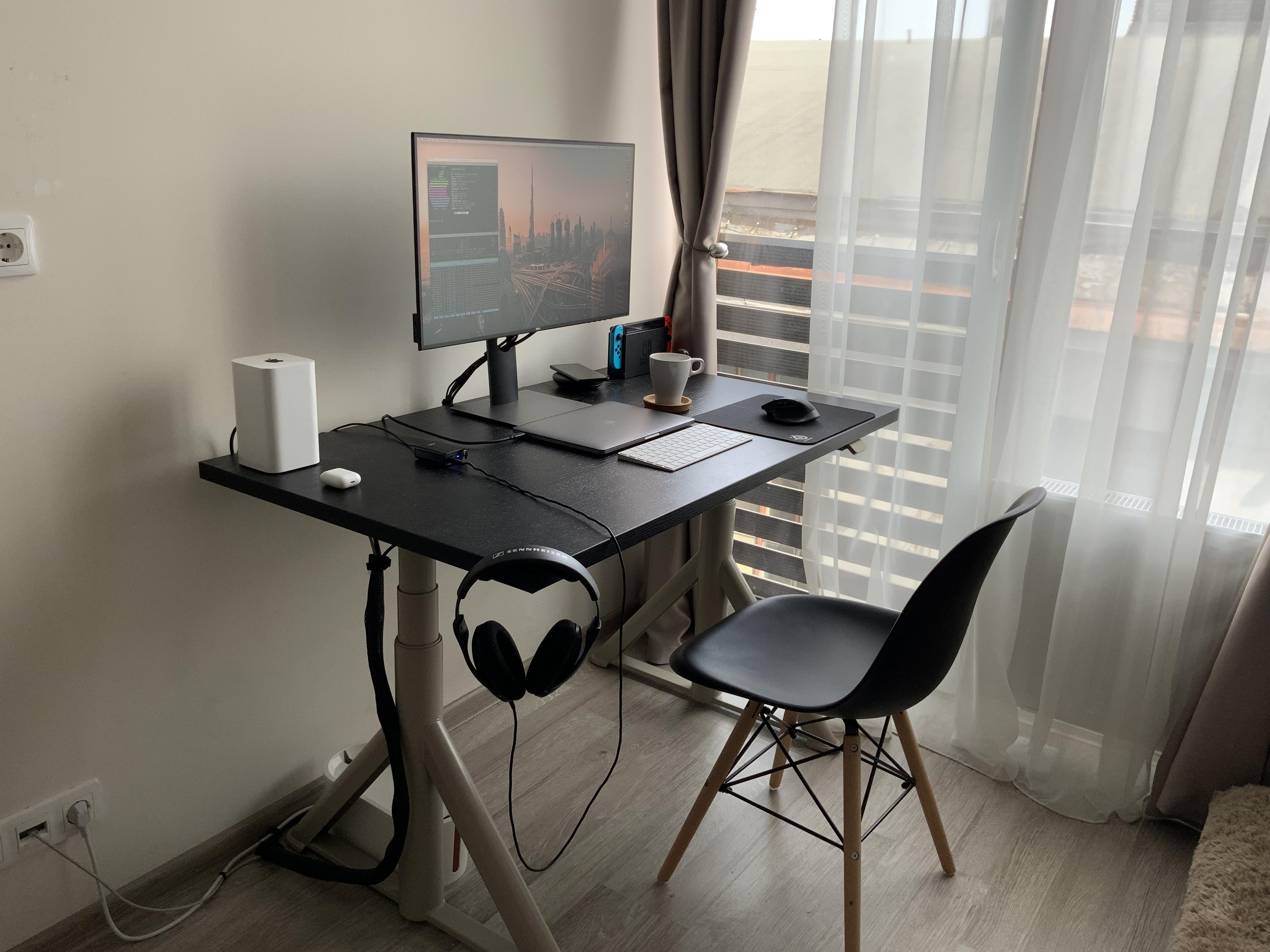 [laptop] minimalistic Mac standing desk Type-C setup | Scrolller