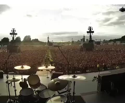 Large crowd sings Bohemian Rhapsody while waiting for band (Green Day) to start , Hyde Park 2017 ...