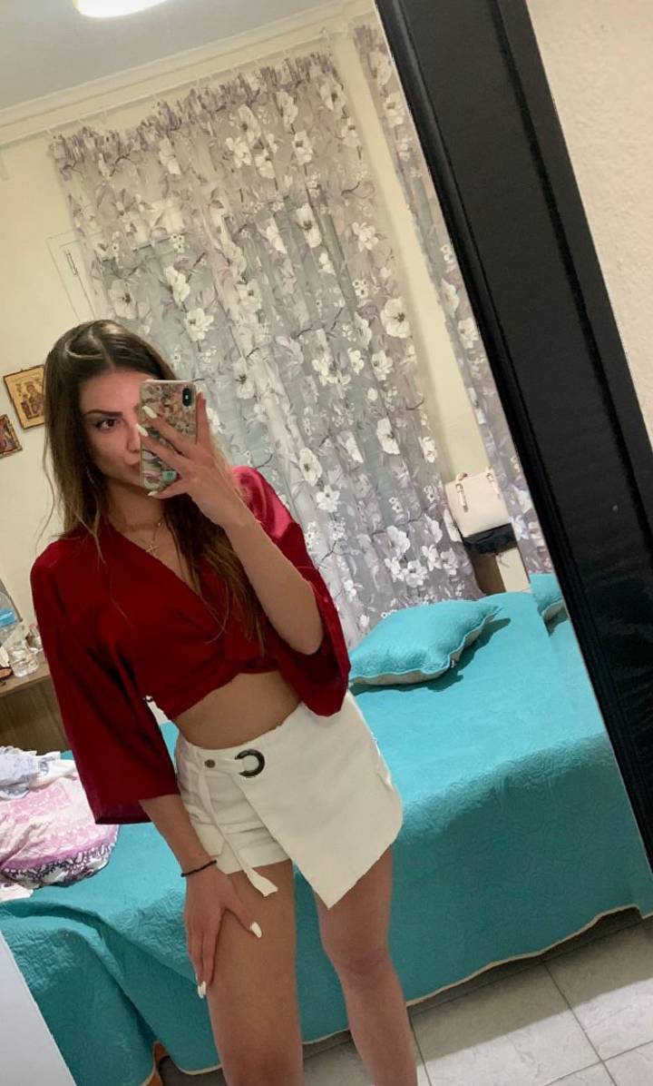 Last Nights Outfit Scrolller