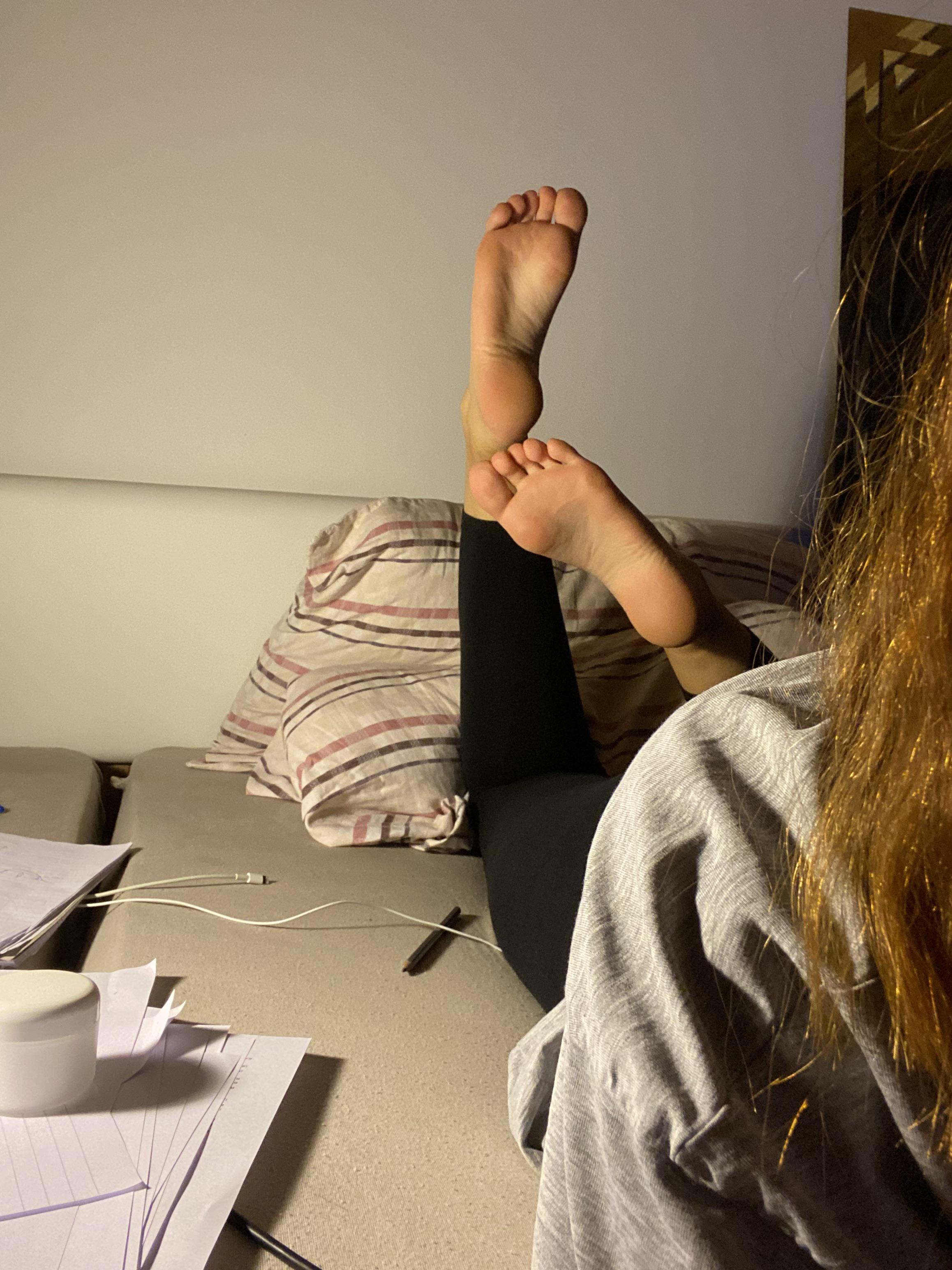 Late night studying 😏 | Scrolller