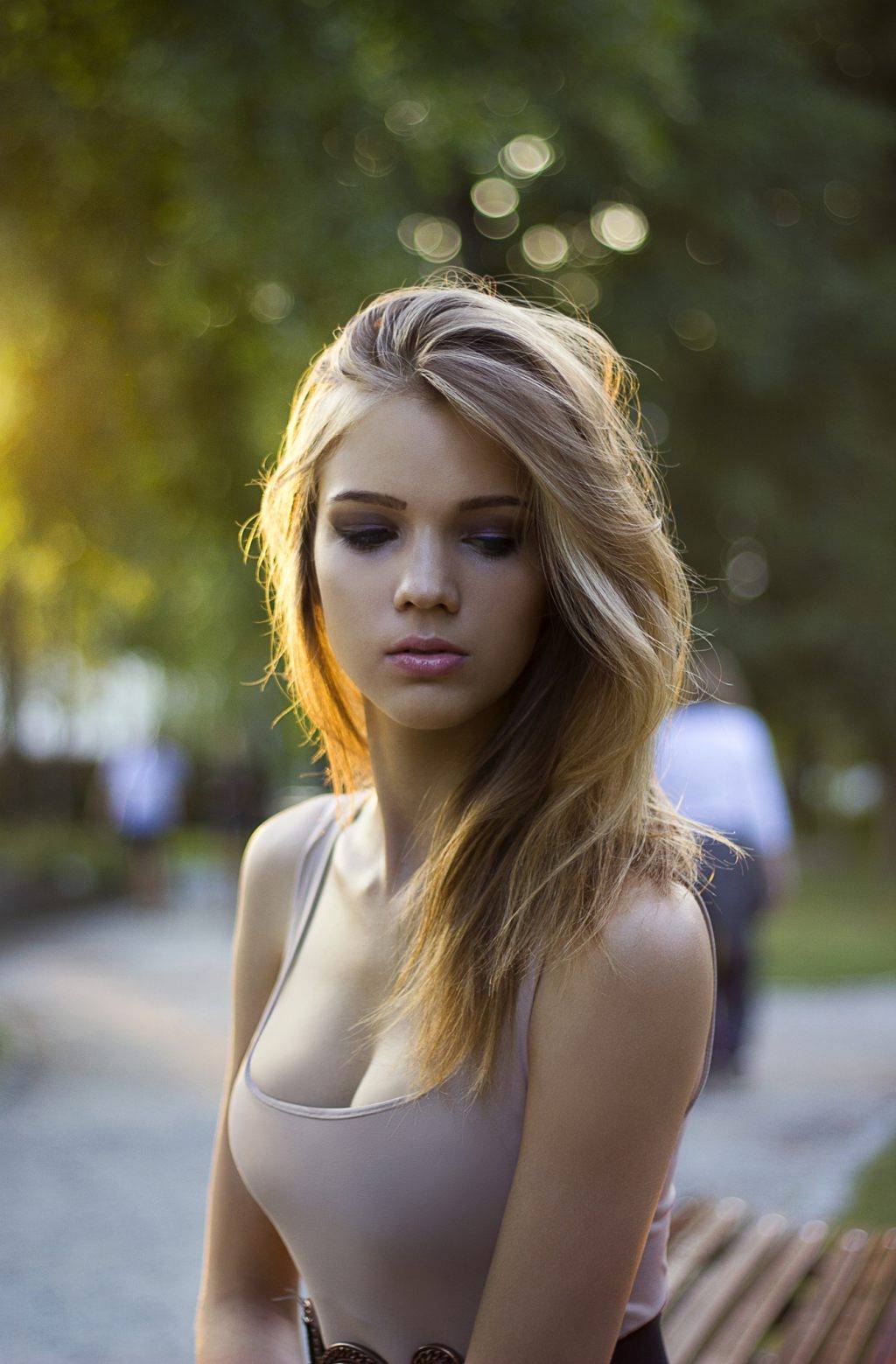 Laura K. Inamedinova | Scrolller