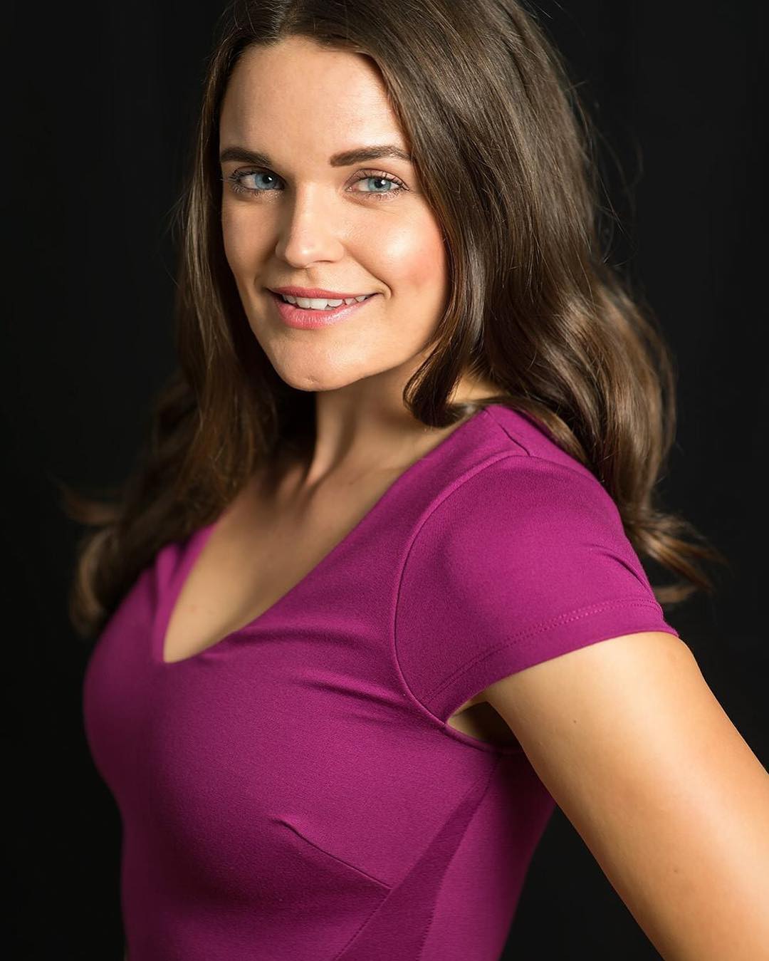 Laura Winter - Formula 1 Presenter | Scrolller