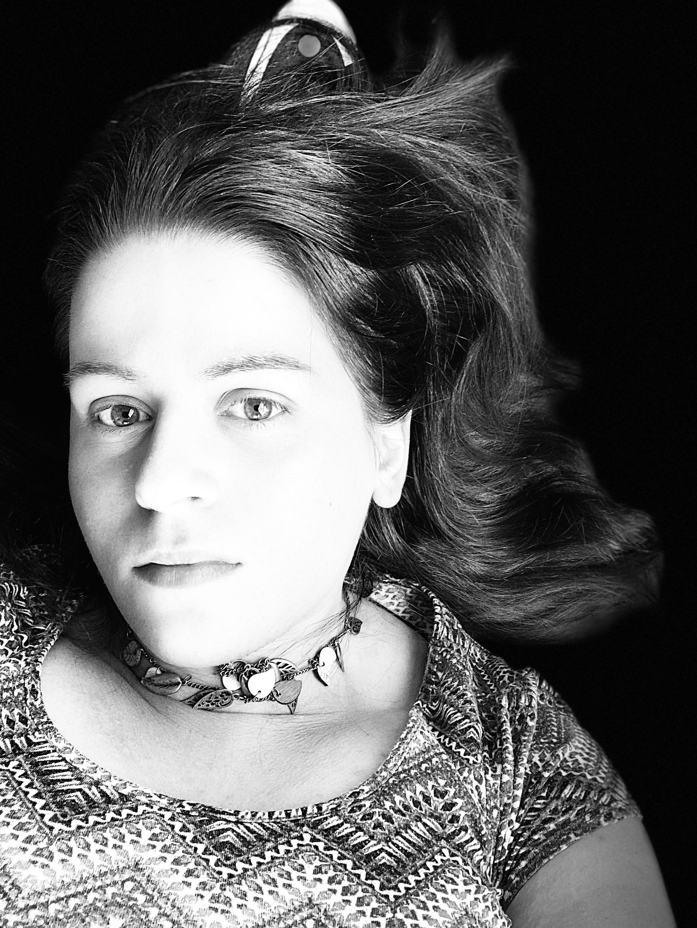 Lazy day-mono (F33) | Scrolller