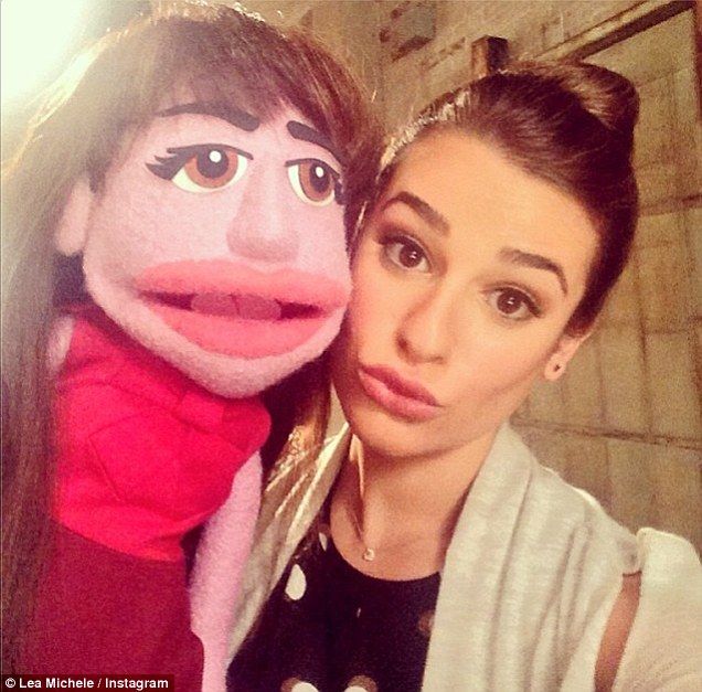 Lea with her puppet | Scrolller