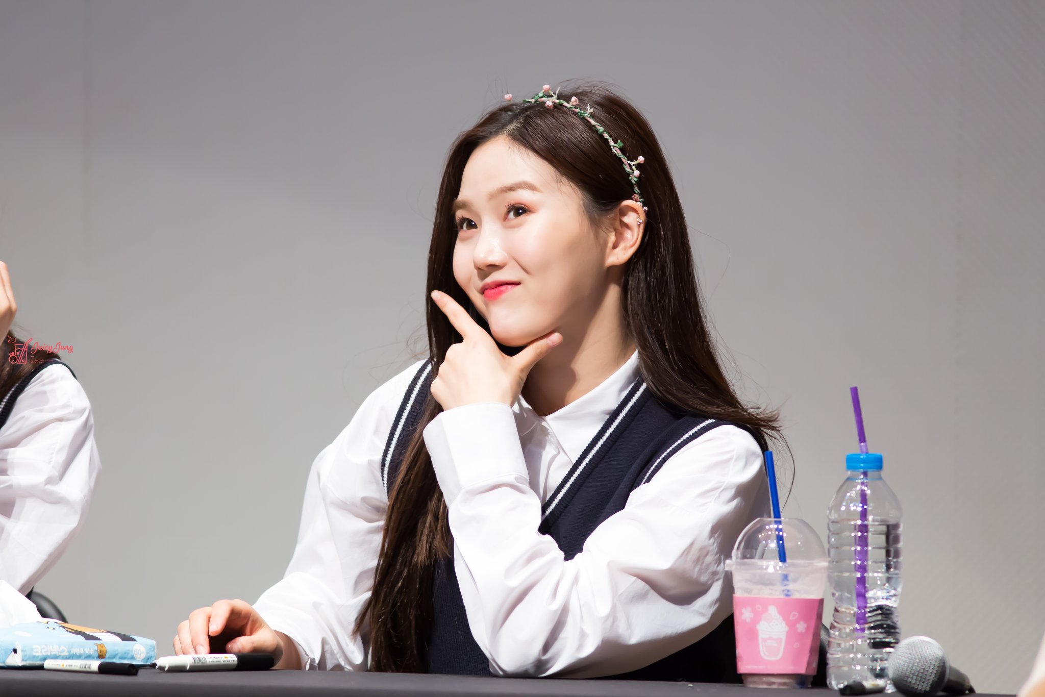 Leader Pose In 3...2...1... | Scrolller